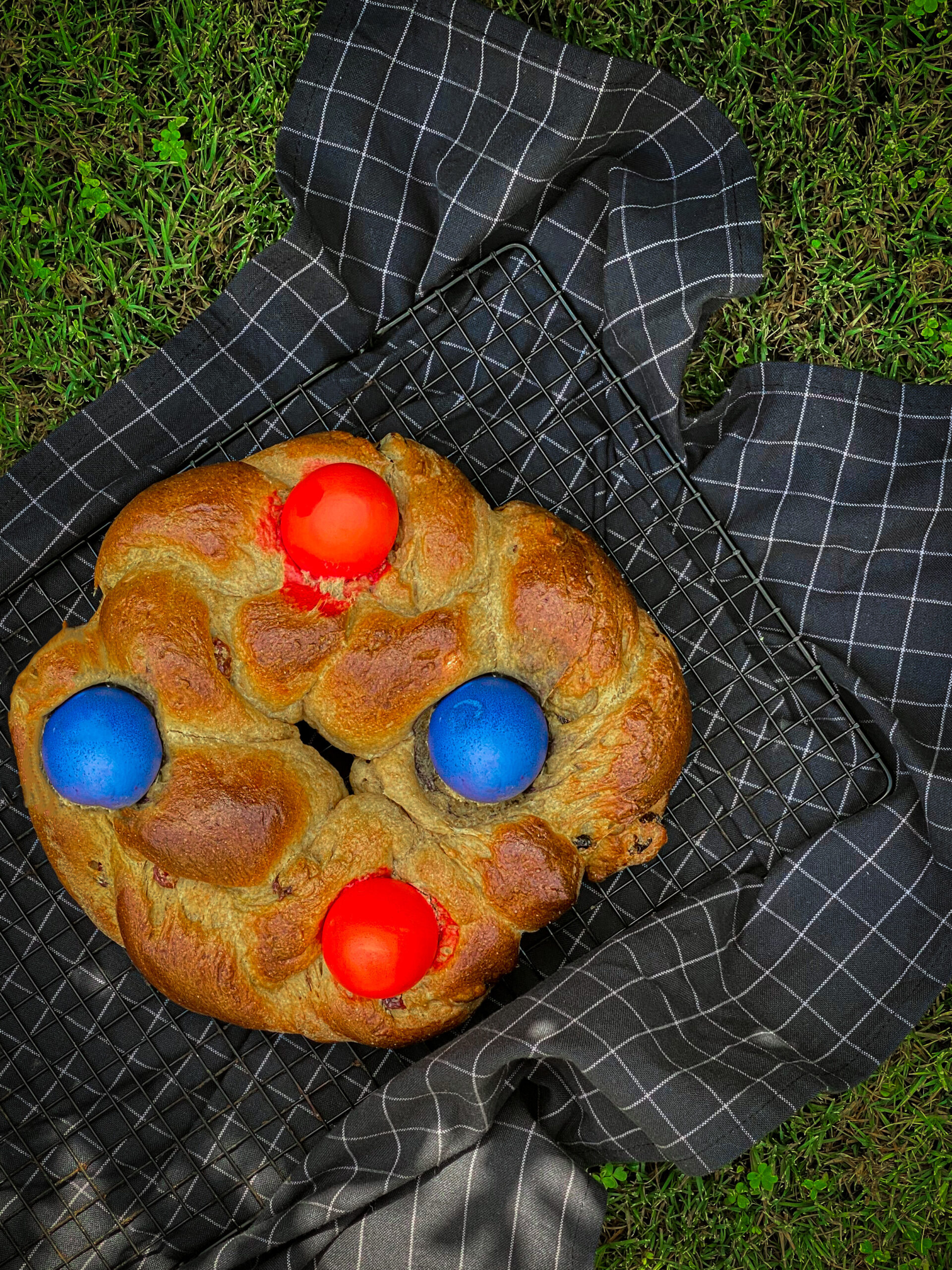 Healthy Braided Easter Bread with Raisins (Pane Di Pasqua) - The ...
